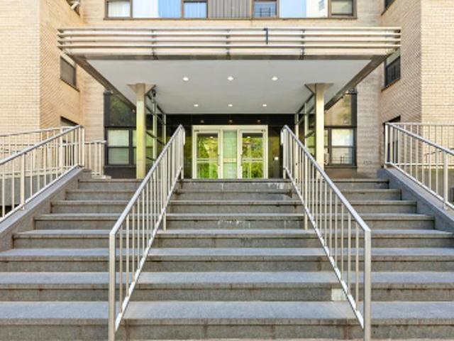 Fordham Hill Oval Apt 12d