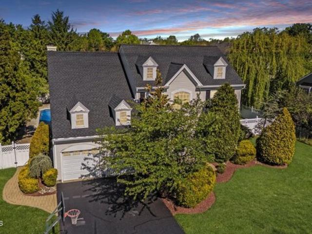 Fordham Pl, Freehold, Home For Sale