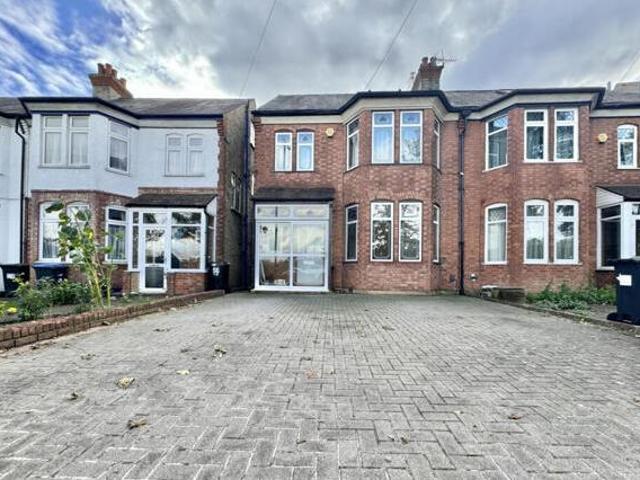 Fords Grove, Winchmore Hill, 3 Bedroom Semi detached