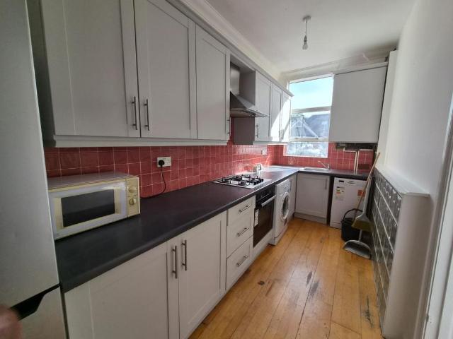 Fordwych Road, Neasden, NW2 2 bed flat to rent £1,846 pcm £426 pw