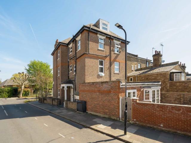 Fordwych Road, Cricklewood NW2, 3 bed flat to rent, £2,851 pcm | PrimeLocation