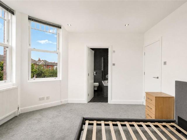 Fordwych Road, Cricklewood, London, NW2 3 bed flat to rent £2,600 pcm £600 pw