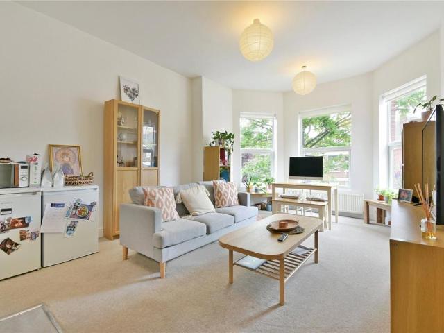 Fordwych Road, Cricklewood, London, NW2 1 bed flat to rent £1,750 pcm £404 pw