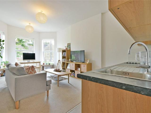 Fordwych Road, Cricklewood, London, NW2 1 bed flat to rent £1,750 pcm £404 pw