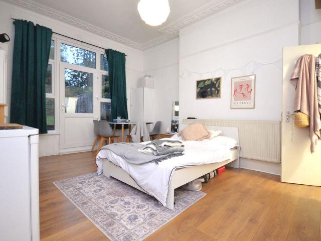 Fordwych Road, Kilburn NW2, Studio to rent, £1,500 pcm | PrimeLocation