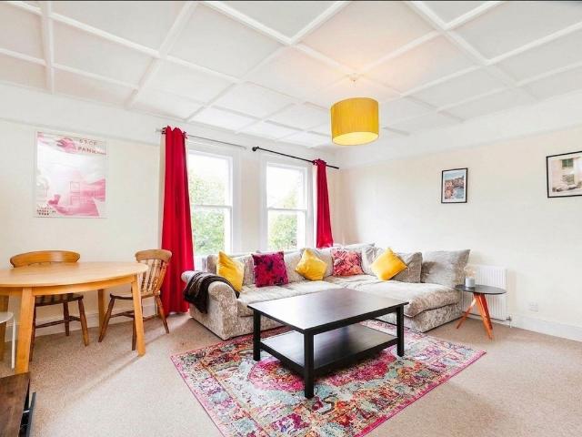 Fordwych Road, London NW2, 3 bed flat to rent, £3,000 pcm | PrimeLocation