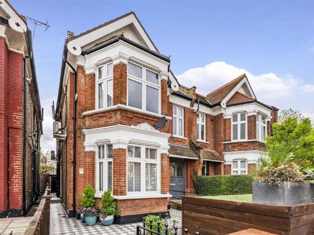 Fordwych Road, London NW2 3 bed flat to rent £3,653 pcm £843 pw