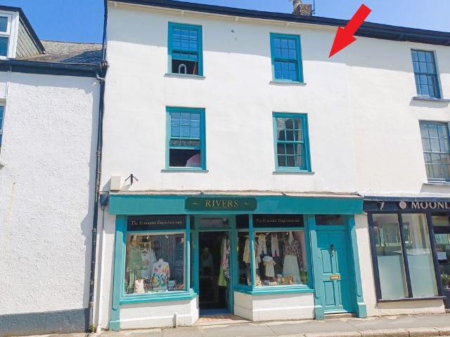 Fore Street, Lostwithiel PL22 3 bed apartment to rent £1,000 pcm £231 pw