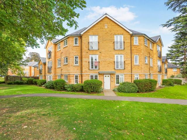 Forelle Way, Carshalton SM5 2 bed flat to rent £1,700 pcm £392 pw