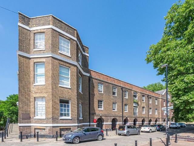 Foreshore, Deptford, London, SE8 1 bed flat to rent £1,750 pcm £404 pw