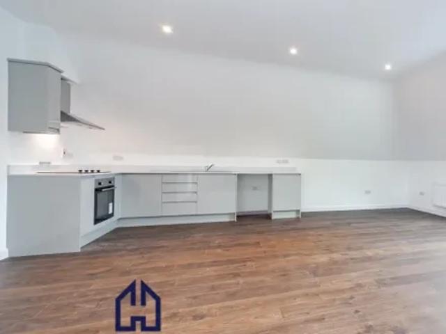 Forest Court, London, E4 6BJ, United Kingdom | 2 bed apartment for rent #158490525 | Rentberry