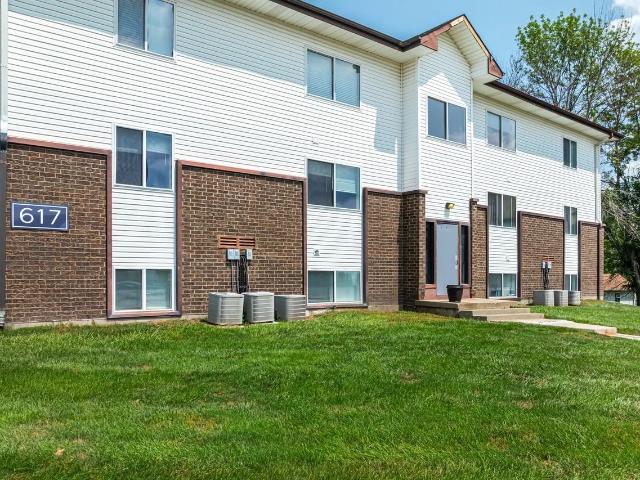 Forest Cove 2 Bedroom Apartment for Rent at 603 E 7th St, Maryville, MO 64468