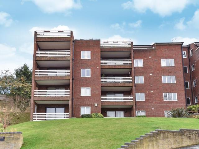 Forest Close, Chislehurst, Kent, BR7 2 bed flat to rent £1,750 pcm £404 pw