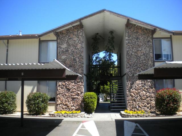 Forest Creek Apartments 1 Bedroom Apartment for Rent at 8615 Fair Oaks Blvd, Carmichael, CA 95608