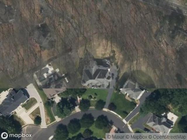 Forest Ct N