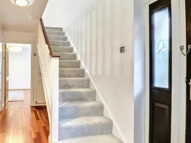 Forest Avenue, Chigwell, IG7 5BP, United Kingdom | 4 bed house for rent #139404729 | Rentberry