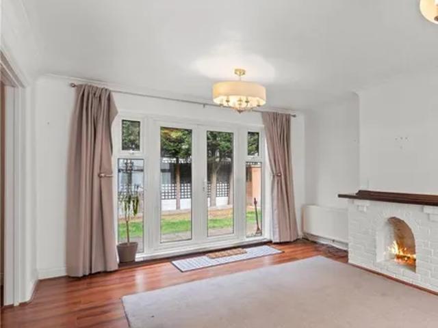 Forest Avenue, Chigwell, IG7 5BP, United Kingdom | 4 bed house for rent #139403105 | Rentberry