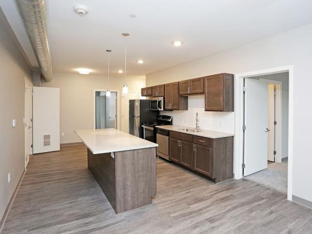 Forest Avenue Village Studio Apartment for Rent at 3201 Forest Ave, Des Moines, IA 50311 Drake
