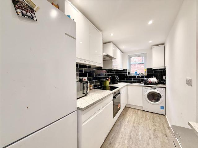 Forest Grove, Nottingham NG1, 3 bed shared accommodation to rent, £1,430 pcm | PrimeLocation