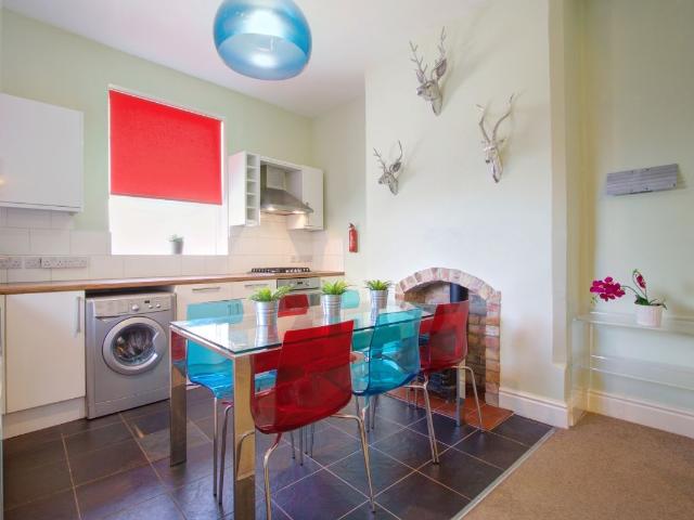 Forest Grove, Nottingham NG1, 6 bed terraced house to rent, £555 pppm | PrimeLocation