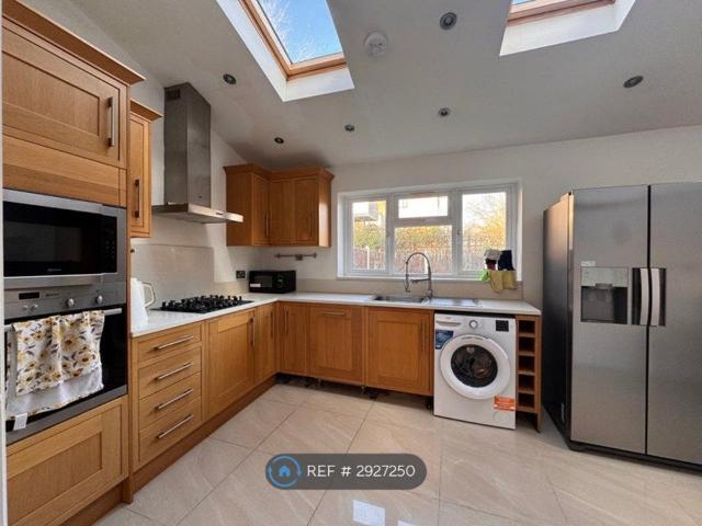 Forest Hill, London SE23, Room to rent, £900 pcm | PrimeLocation