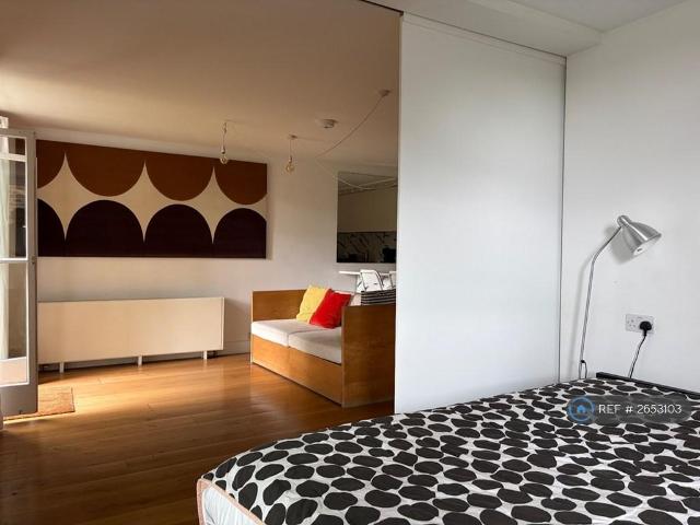 Forest Hill, London, SE23 Studio to rent £1,490 pcm £344 pw