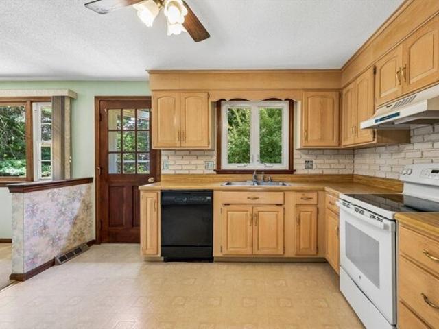 Forest Hill Rd, Agawam, Home For Sale