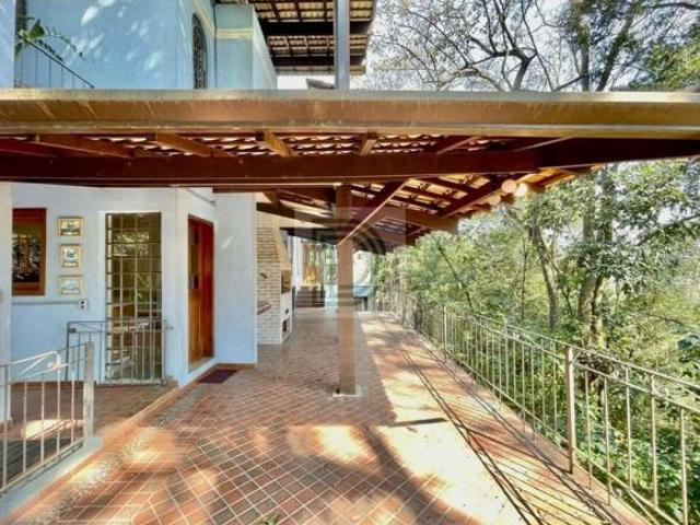 FOREST HILLS 4 SUITES