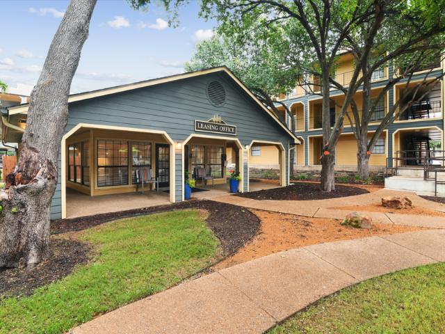 Forest Hills Apartments 1 Bedroom Apartment for Rent at 9659 Forest Ln, Dallas, TX 75243