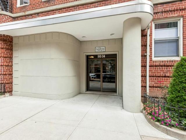 Forest Hills NY 97049290