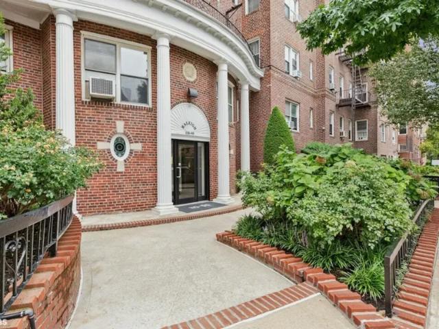 Forest Hills NY LS102752866
