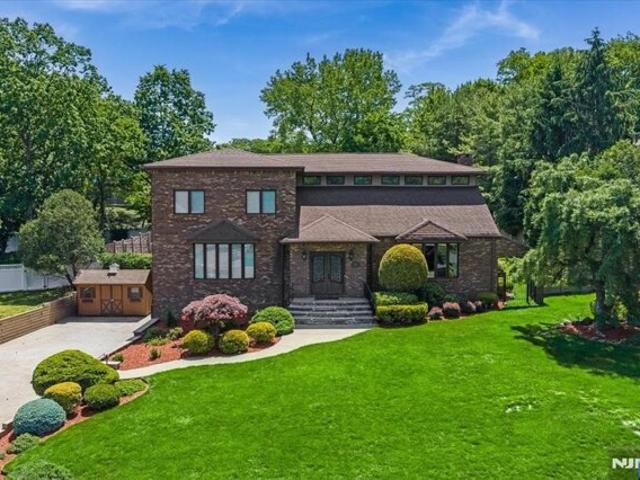 Forest Hills Way, Cedar Grove, Home For Sale
