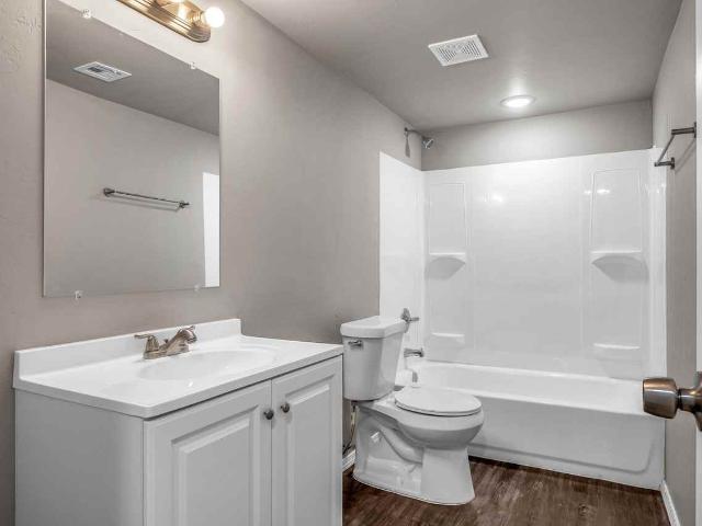 Forest Oaks Apartments 2 Bedroom Apartment for Rent at 5700 Nw 23rd St, Oklahoma City, OK 73127 Windsor Forest