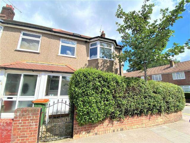 Forest Lane, London, E15 5 bed terraced house to rent £3,200 pcm £738 pw
