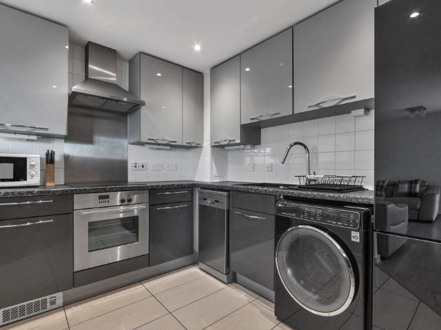Forest Lane, Stratford E15, 2 bed flat to rent, £2,000 pcm | PrimeLocation
