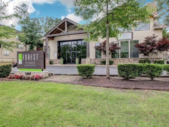 Forest Place 3 Bedroom Apartment for Rent at 1400 N Pierce St, Little Rock, AR 72207 Heights
