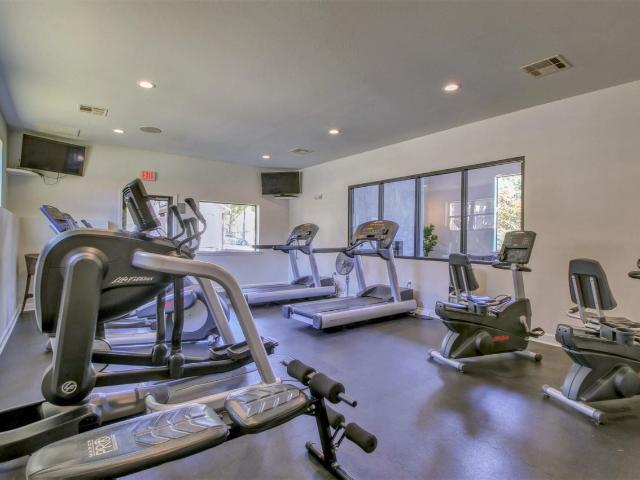 Forest Place 2 Bedroom Apartment for Rent at 1400 N Pierce St, Little Rock, AR 72207 Heights