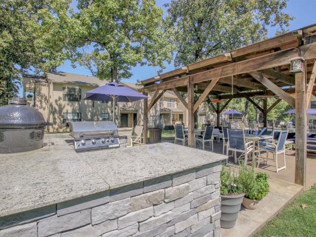 Forest Place 2 Bedroom Apartment for Rent at 1400 N Pierce St, Little Rock, AR 72207 Heights