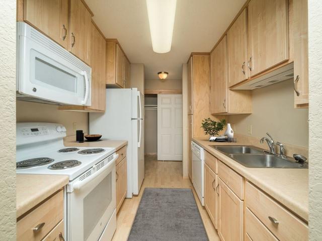 Forest Place Apartments 2 Bedroom Apartment for Rent at 217 Nebraska Ave W, St. Paul, MN 55117 North of Maryland