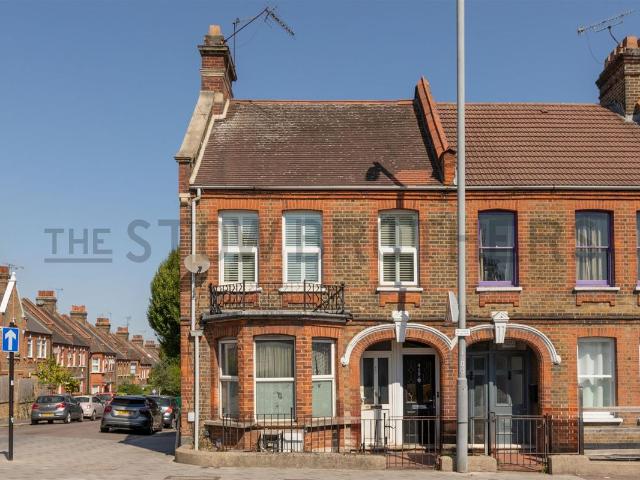 Forest Road, Walthamstow, London E17, 2 bed flat to rent, £2,300 pcm | PrimeLocation