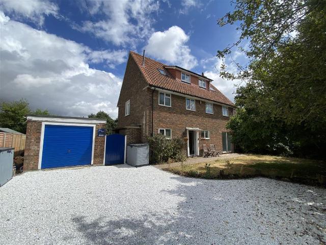 Forest Road, Worthing BN14, 5 bed detached house to rent, £3,000 pcm | PrimeLocation