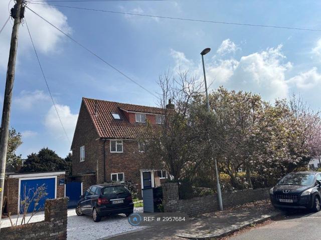 Forest Road, Worthing BN14, 5 bed detached house to rent, £3,000 pcm | PrimeLocation