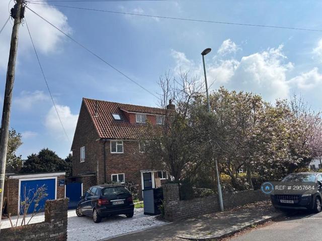 Forest Road, Worthing, BN14 5 bed detached house to rent £3,175 pcm £733 pw