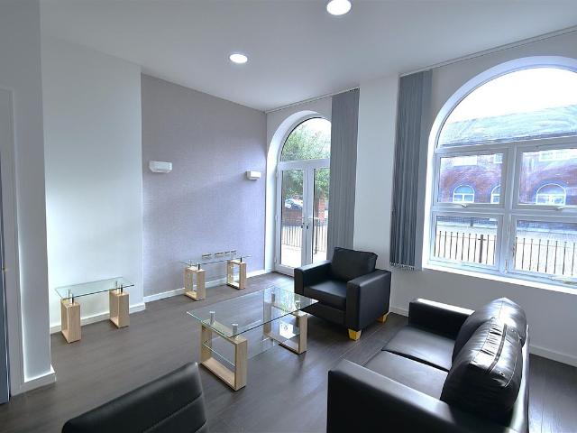 Forest Road, Feltham TW13, 1 bed flat to rent, £1,400 pcm | PrimeLocation