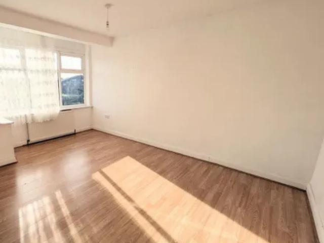 Forest Road, London, IG6 3HA, United Kingdom | 4 bed townhouse for rent #165774537 | Rentberry