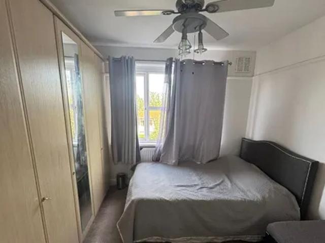 Forest Road, London, IG6 3HA, United Kingdom | Room for rent #158509669 | Rentberry