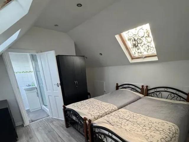 Forest Road, London, IG6 3HA, United Kingdom | Room for rent #159364478 | Rentberry