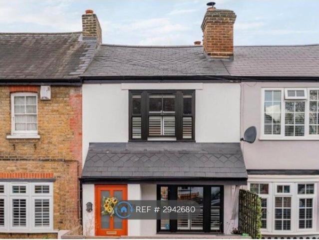 Forest Road, Loughton IG10, 2 bed terraced house to rent, £2,500 pcm | PrimeLocation
