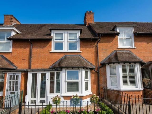 Forest Road, Loughton IG10 3 bed terraced house to rent £2,250 pcm £519 pw