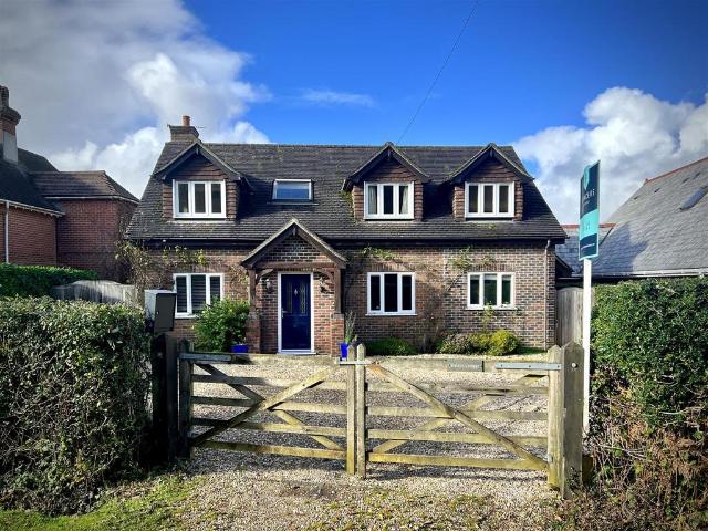 Forest Road, Salisbury SP5 5 bed detached house to rent £2,950 pcm £681 pw